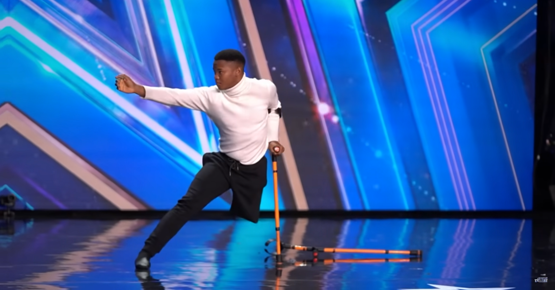 Musa Motha danst met een kruk als linkerbeen! | Uniek Sporten